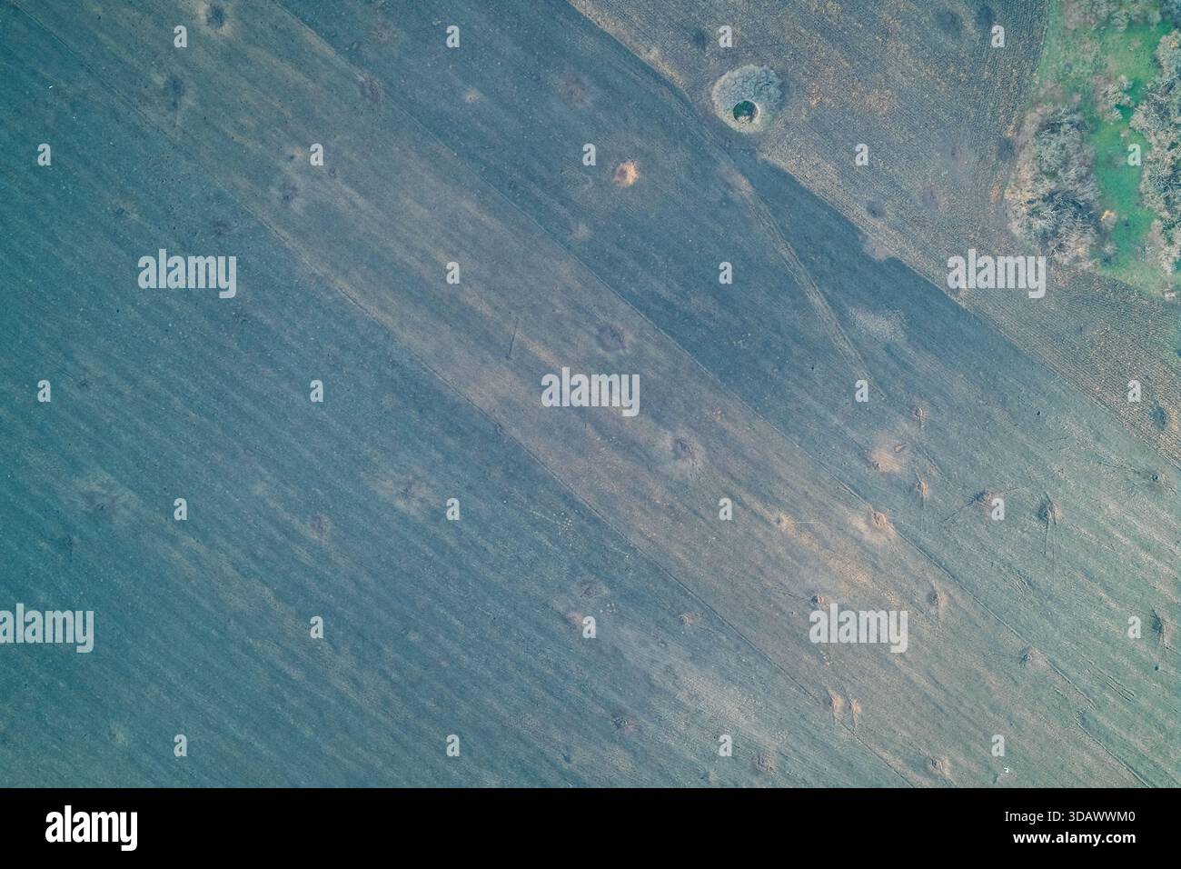 Impact of shell fire hi-res stock photography and images - Alamy