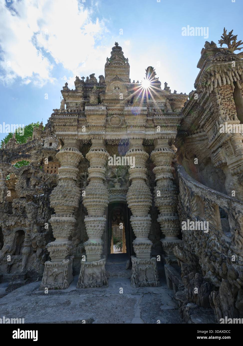 Le Palais Idéal: Ferdinand Cheval’s Architectural Masterpiece of Naive ...