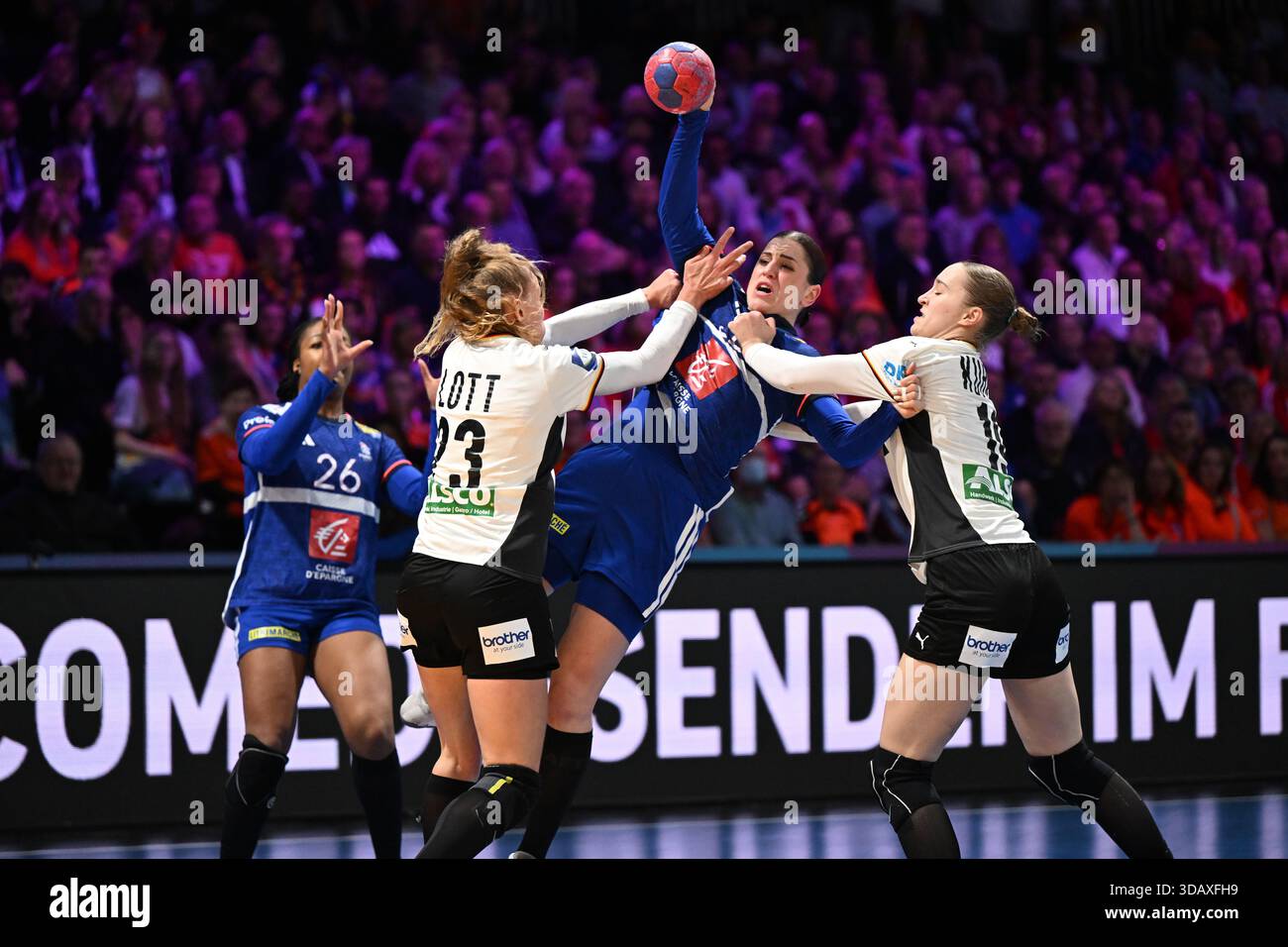 12 December 2025, Netherlands, Rotterdam: Handball, Women: World ...