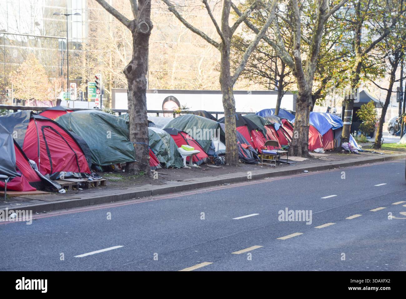 London, UK. 21st November 2025. Tents line Euston Road opposite ...