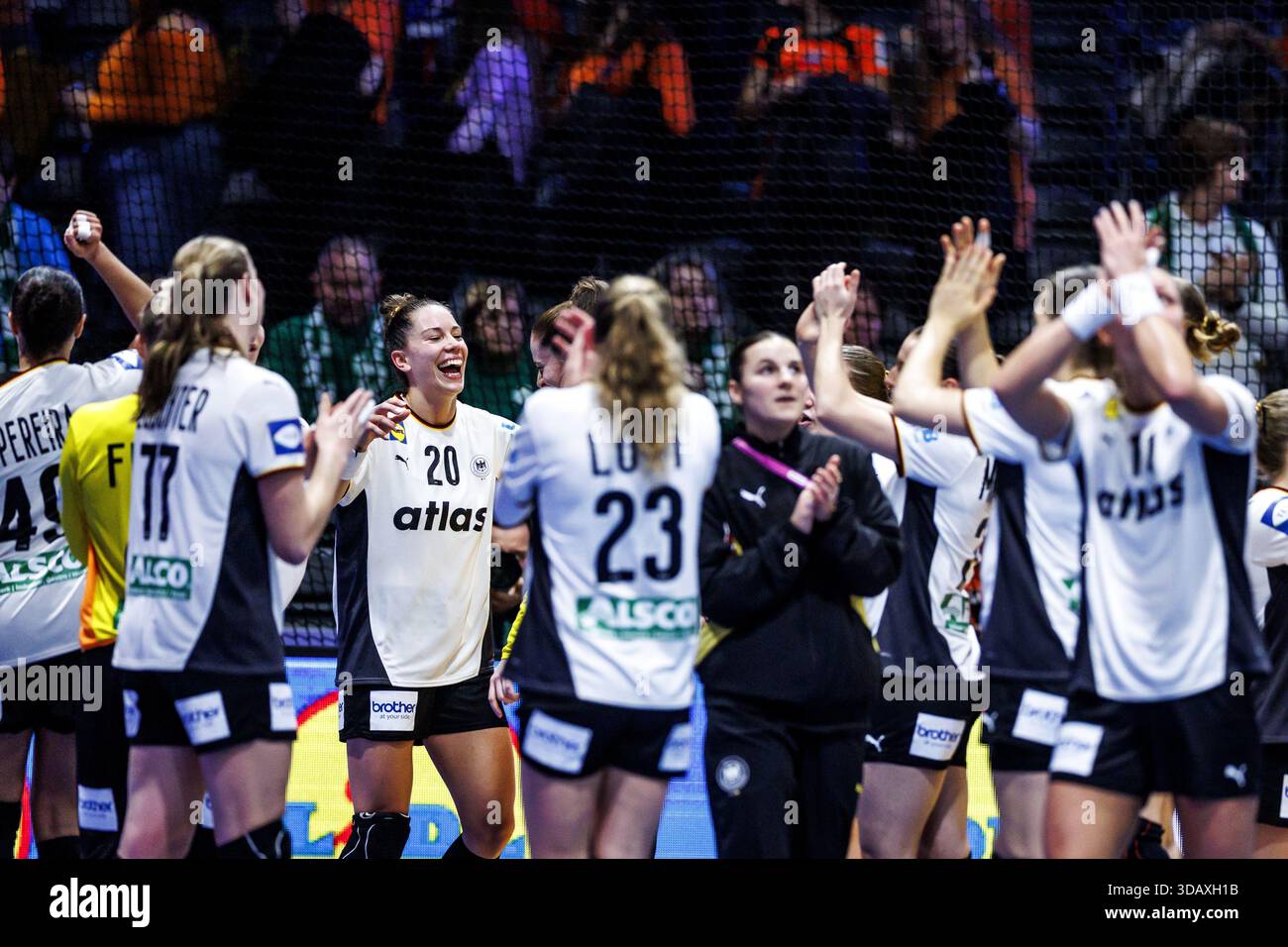 ROTTERDAM - German players celebrate their victory after Germany's ...