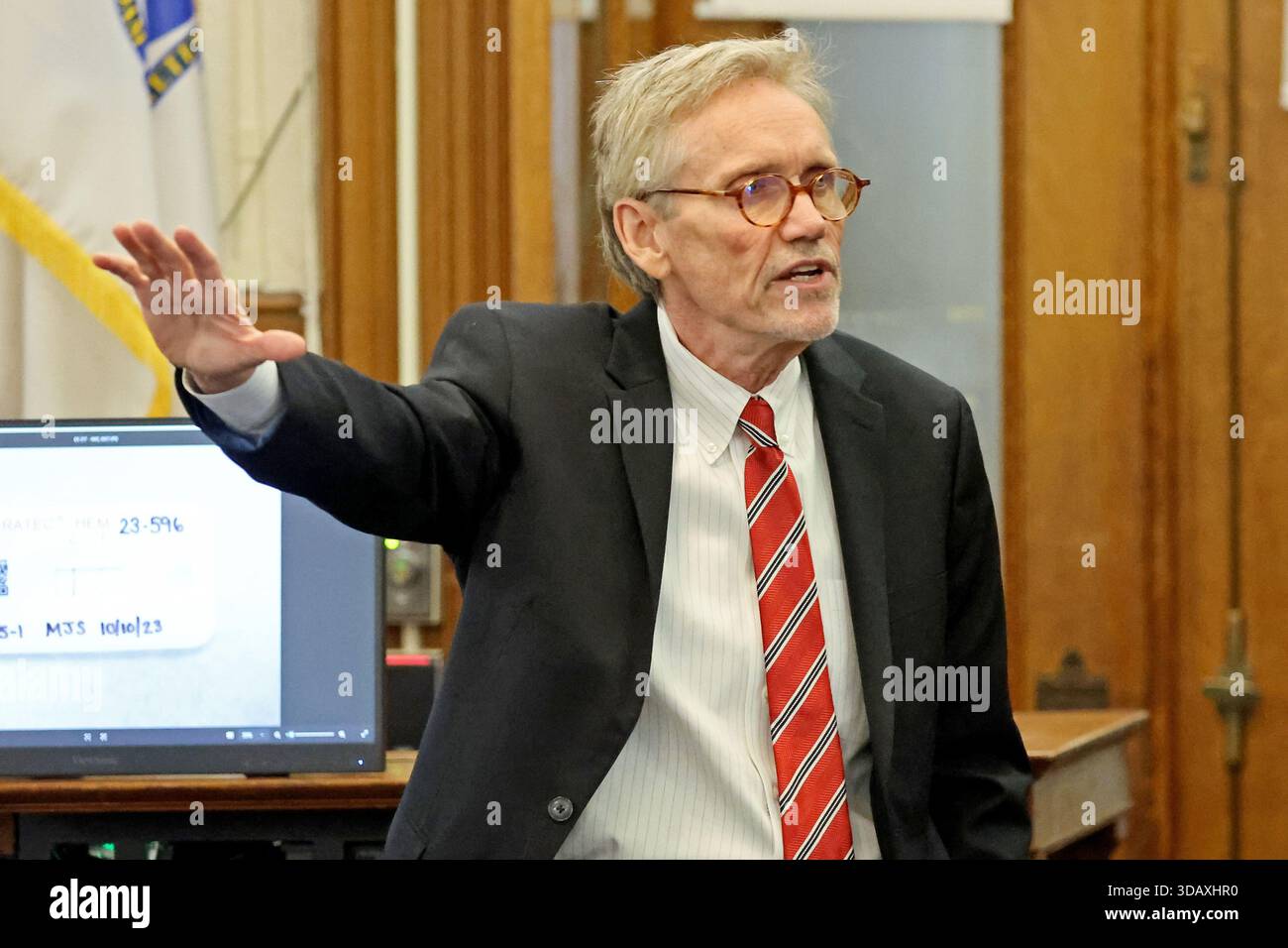 Defense attorney Larry Tipton gives his final statement during Brian ...