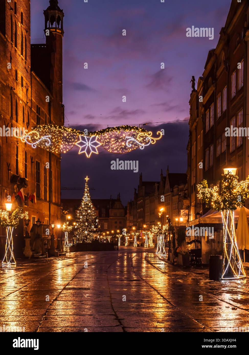 Tall christmas tree create hi-res stock photography and images - Alamy