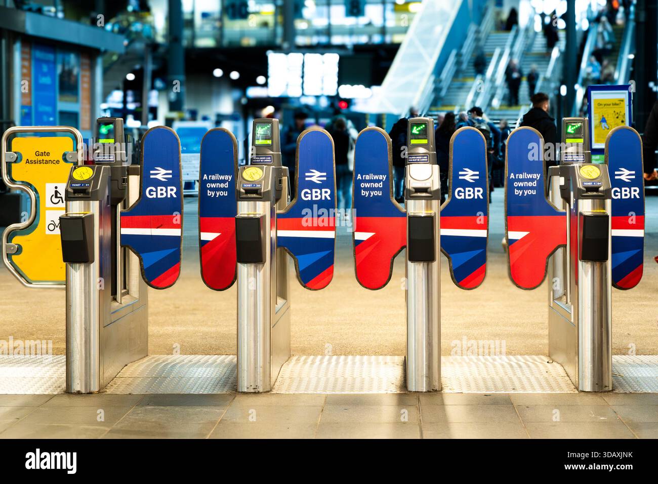 Commuter rail symbols hi-res stock photography and images - Alamy