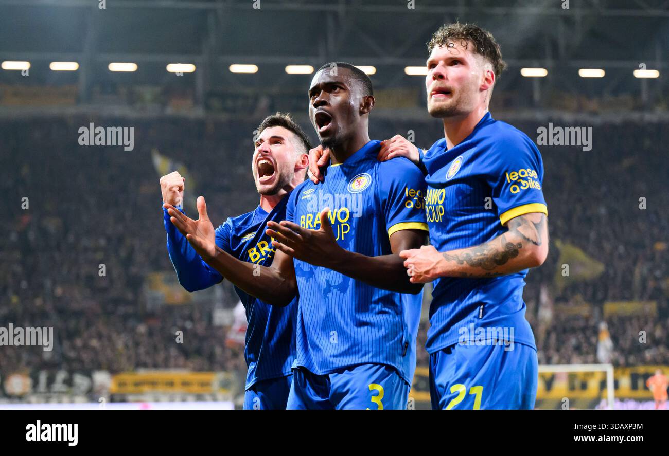 12 December 2025, Saxony, Dresden: Soccer: 2nd Bundesliga, SG Dynamo ...