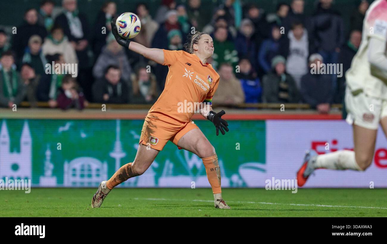 Friederike Repohl (Goalkeeper, Bayer 04 Leverkusen, 27) on the ball ...