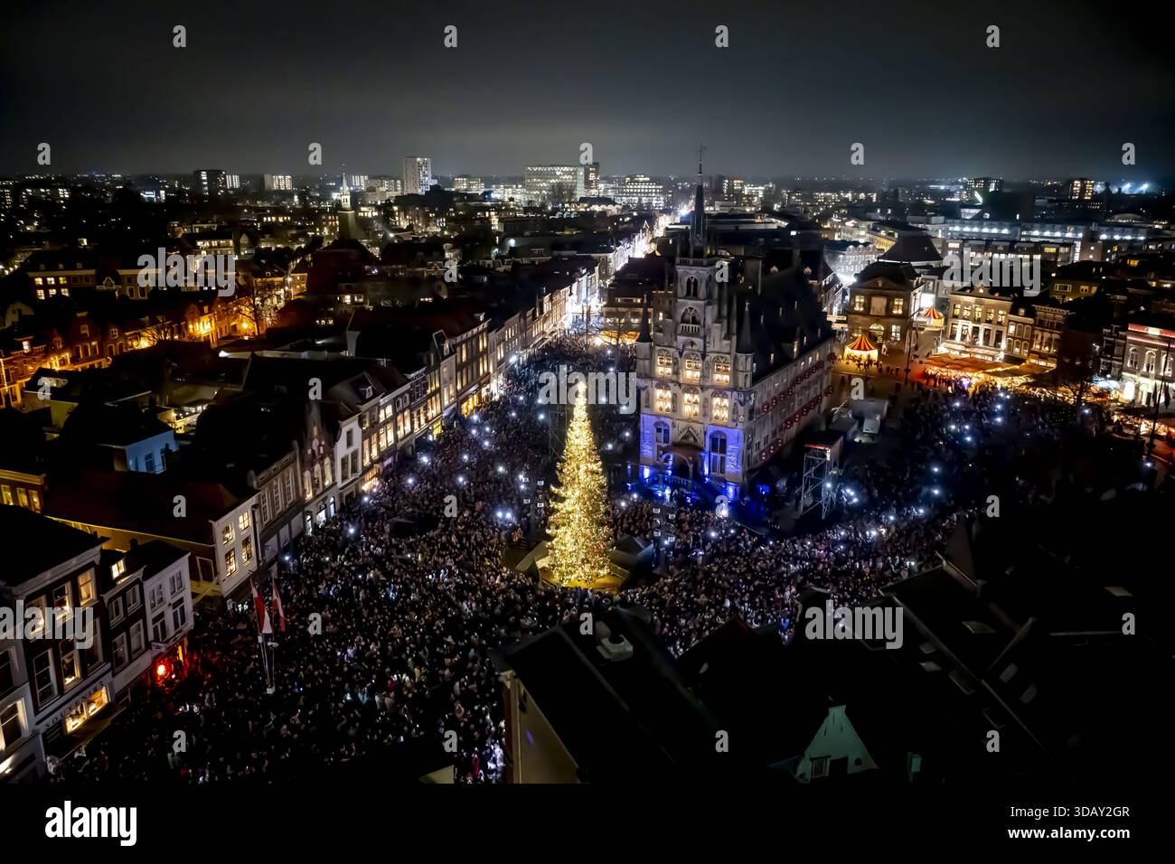 Candlelight evening2025 hi-res stock photography and images - Alamy