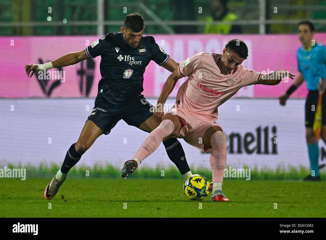 Jordan Ferri (Sampdoria) in action against Niccolo Pierozzi (Palermo F ...
