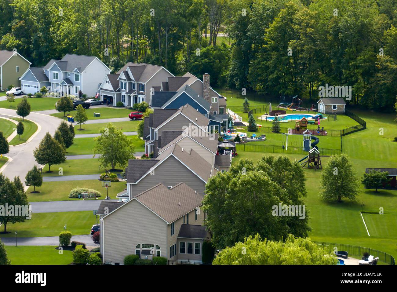 Residential homes in suburban sprawl development in Rochester, New York ...