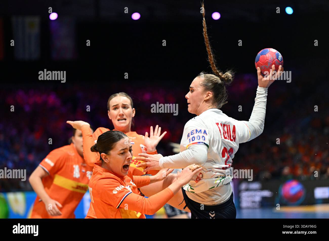 Deila thale rushfeldt hi-res stock photography and images - Alamy