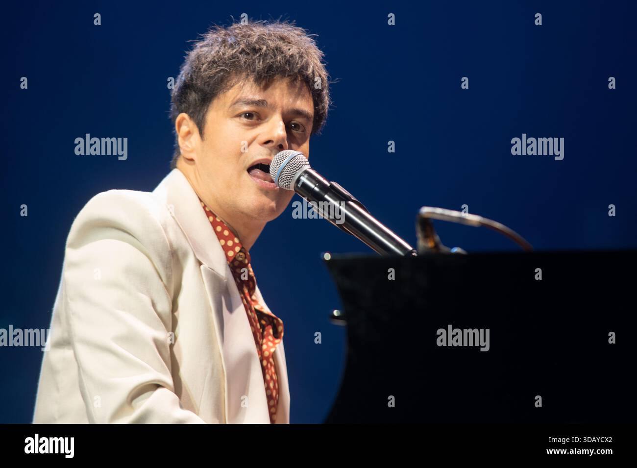 London, United Kingdom. 12th December 2025. Jamie Cullum performs at ...