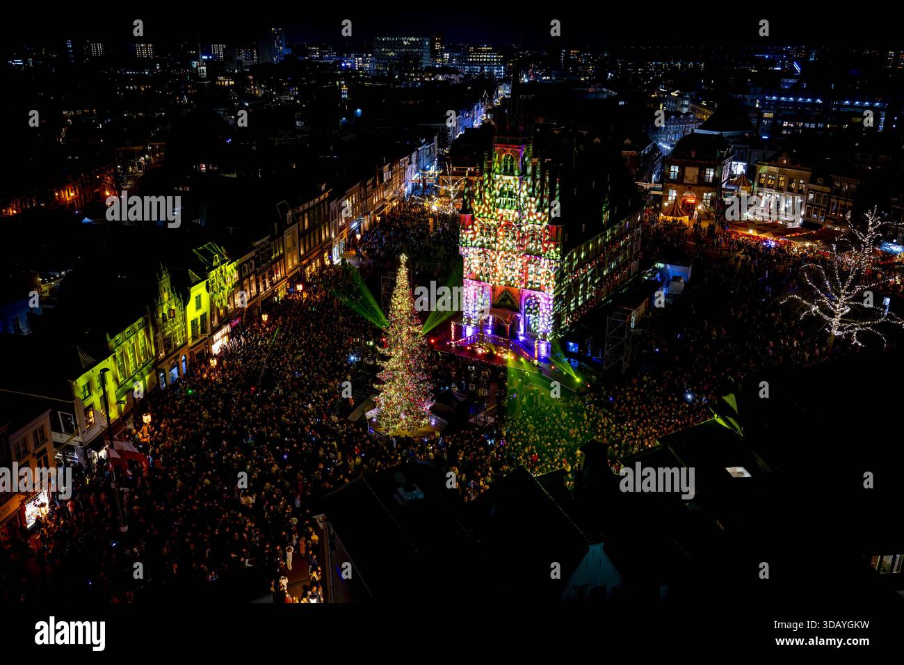 GOUDA - The 70th anniversary of the lighting of the Christmas tree in ...