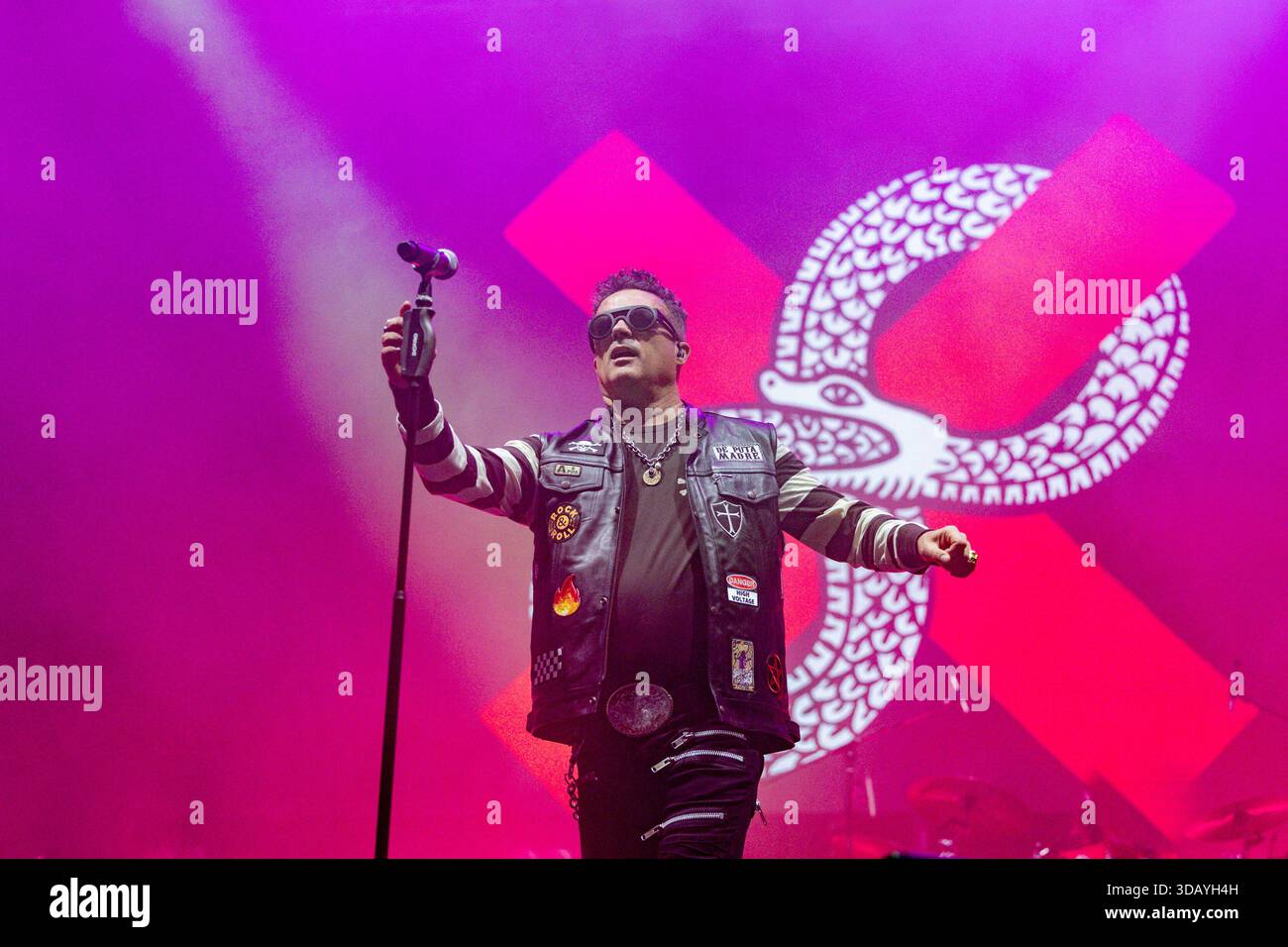 Seguridad Social during the show 'Debajo de mi Sombrero, El Festival ...