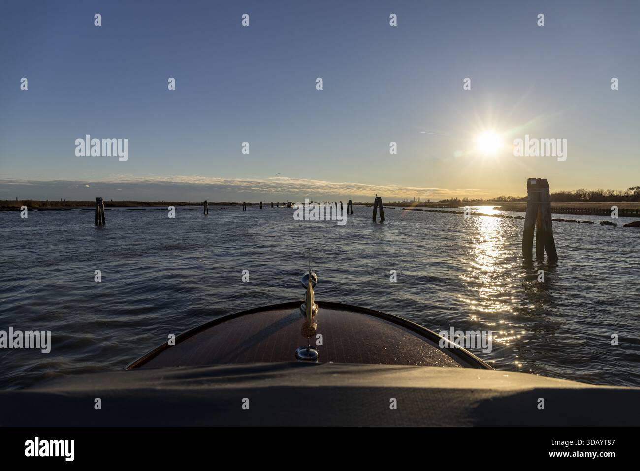 Water taxi at the airport hi-res stock photography and images - Alamy