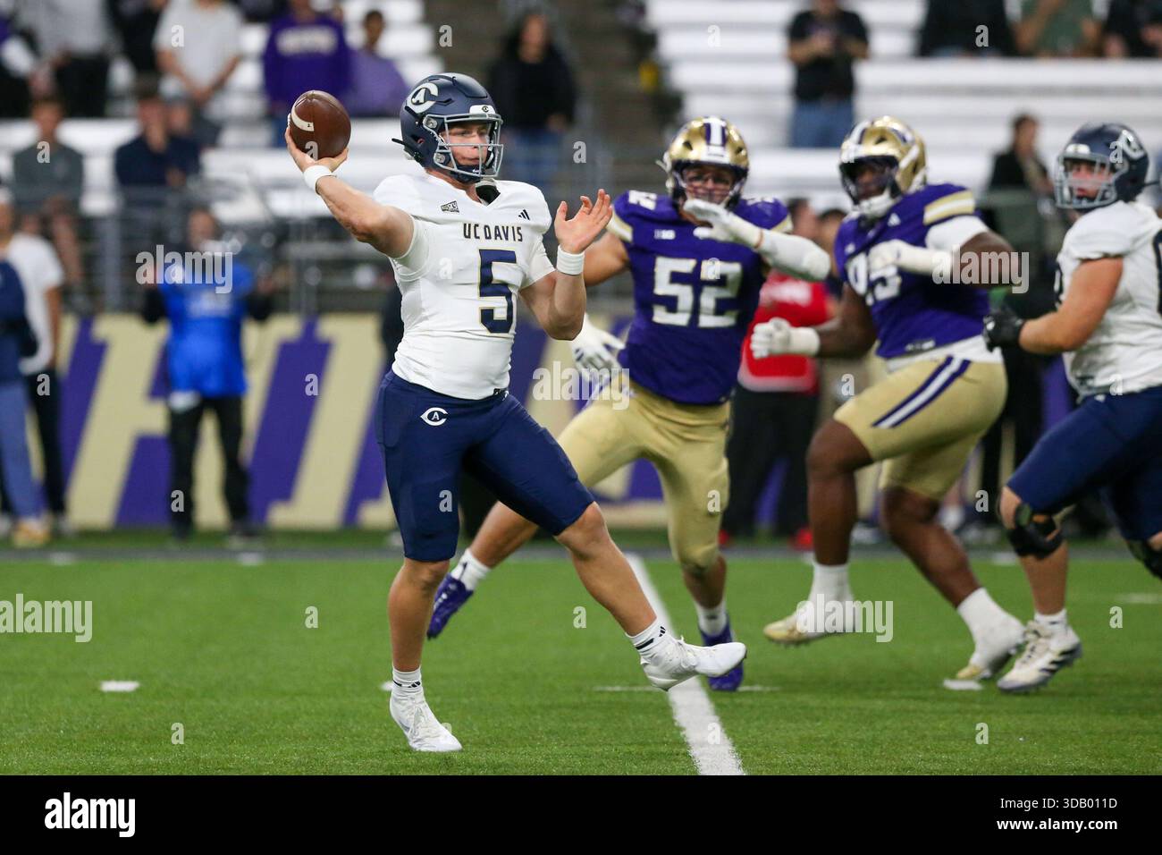 SEATTLE, WA - SEPTEMBER 06: UC Davis (GB) #5 Treynor Cleeland during a ...