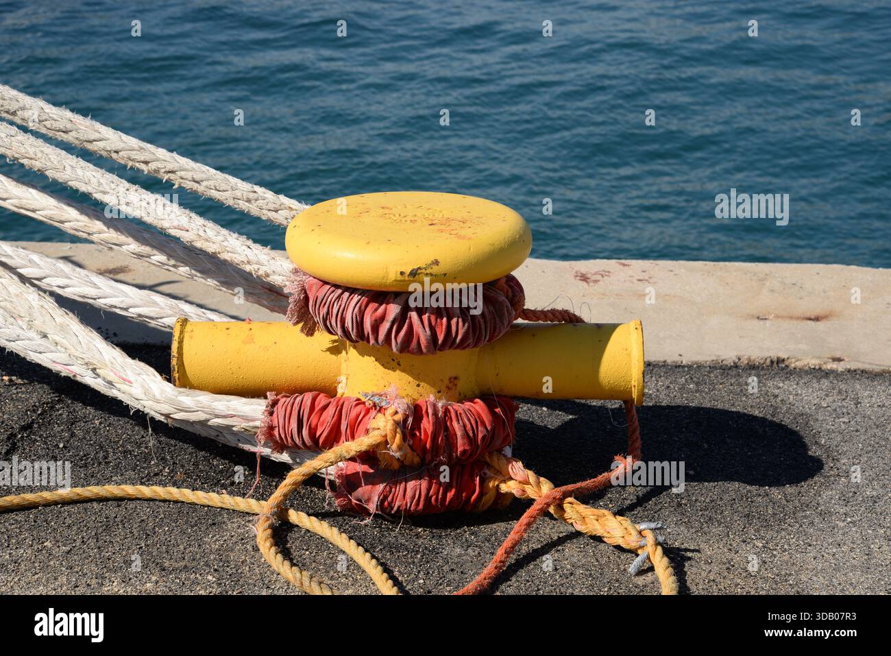 Large lines hi-res stock photography and images - Alamy