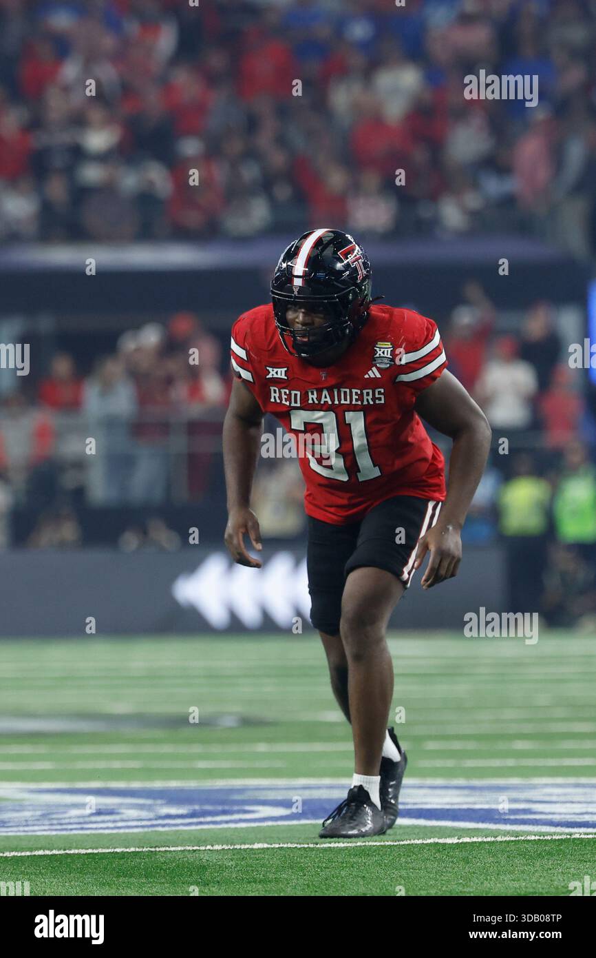 Texas Tech linebacker David Bailey (31) lines up for the snap during ...