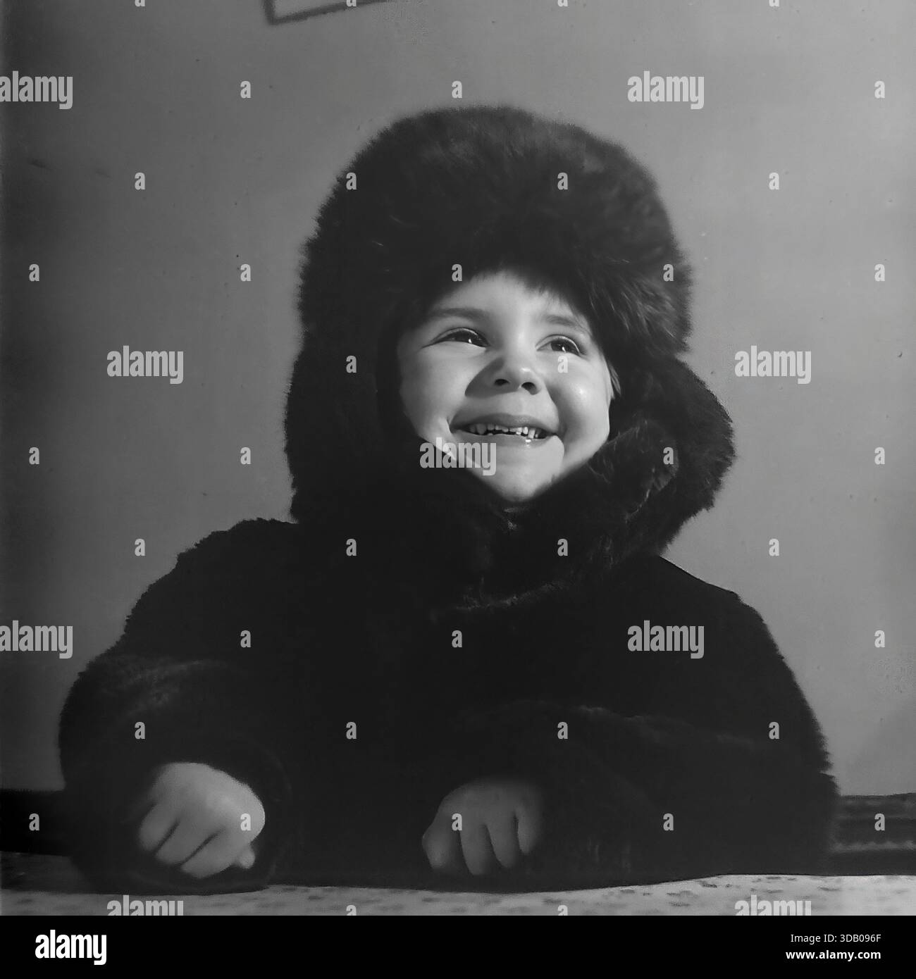 Children dressed for winter 1960s hi-res stock photography and images ...
