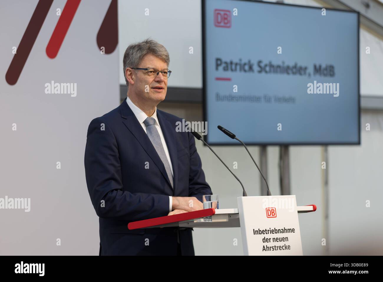 Inbetriebnahme der Ahrtalbahn Pressetermin in Altenahr - 12.12.2025 ...