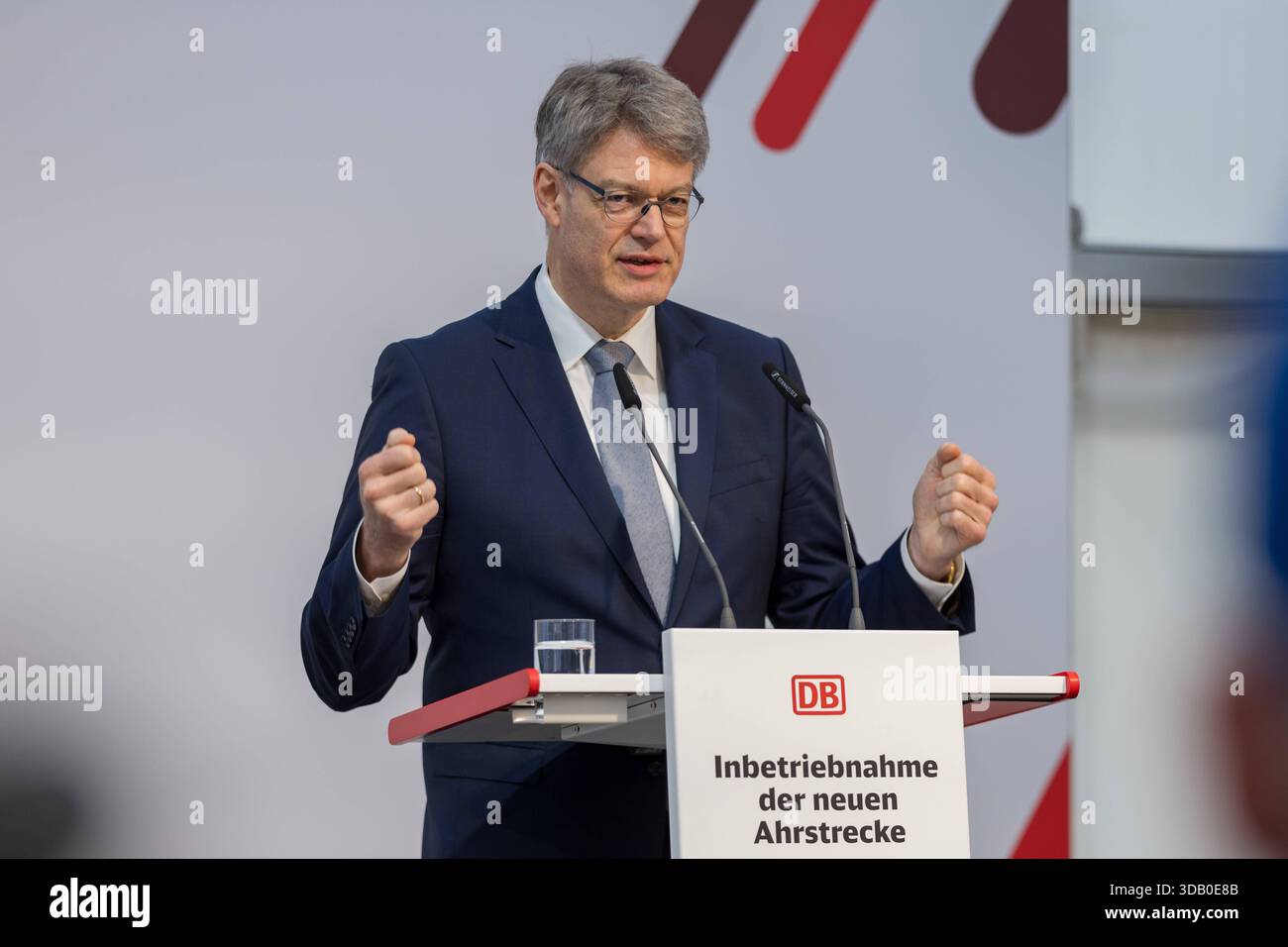 Inbetriebnahme der Ahrtalbahn Pressetermin in Altenahr - 12.12.2025 ...