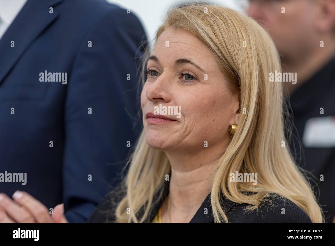 Inbetriebnahme der Ahrtalbahn Pressetermin in Altenahr - 12.12.2025 ...