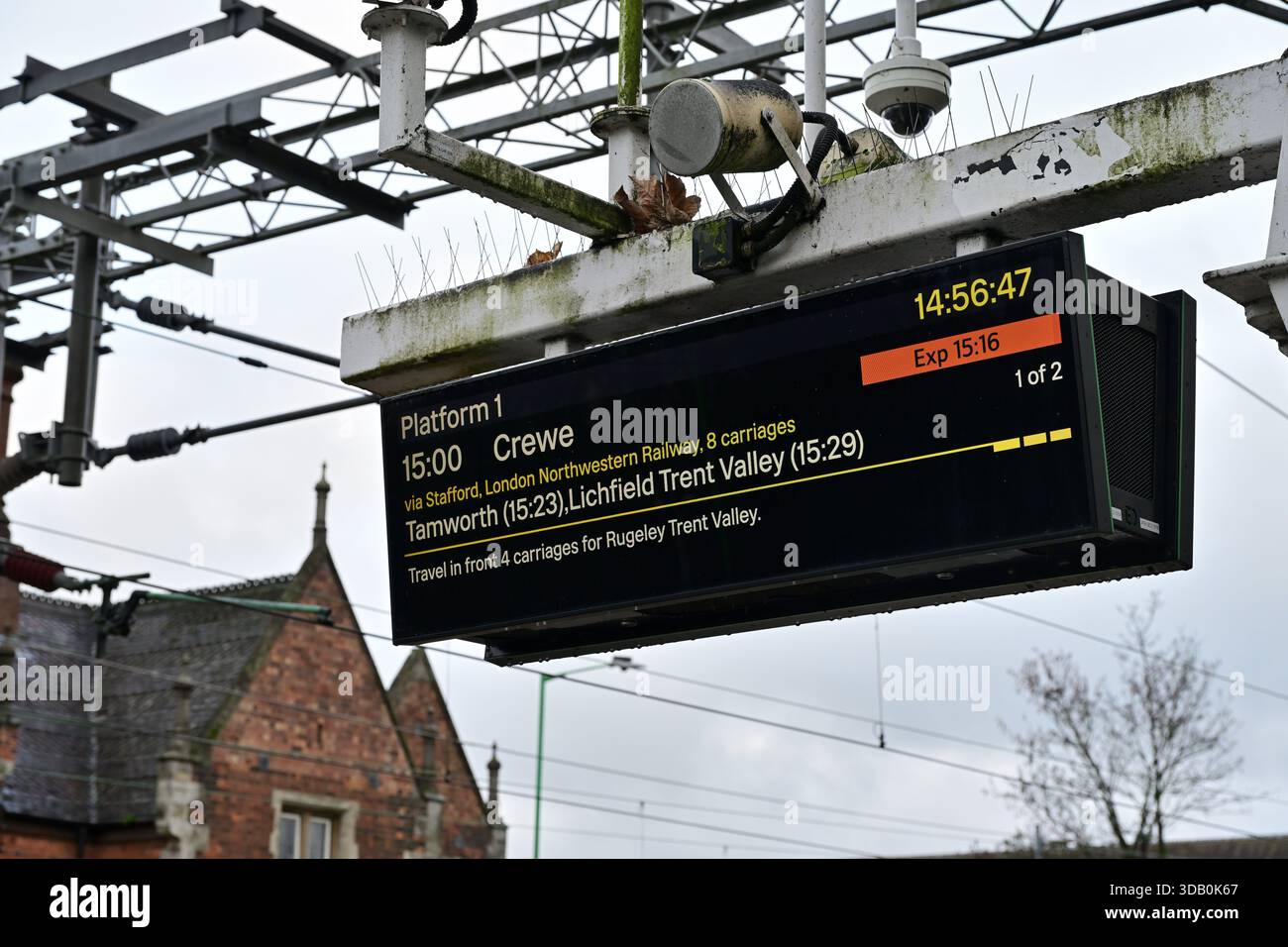 Train information display system hi-res stock photography and images ...