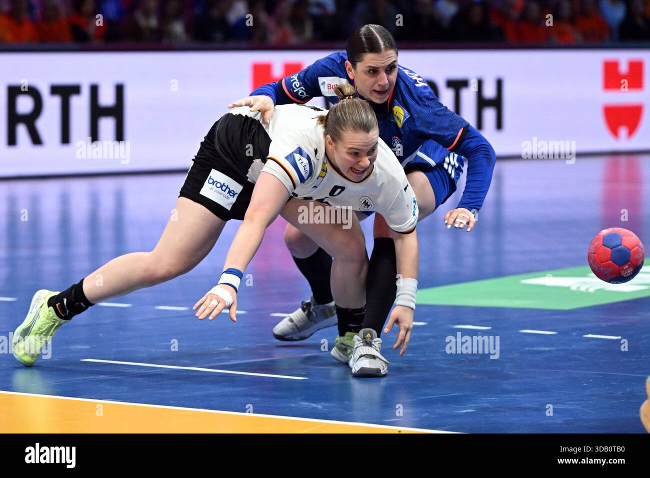 12 December 2025, Netherlands, Rotterdam: Handball, Women: World ...