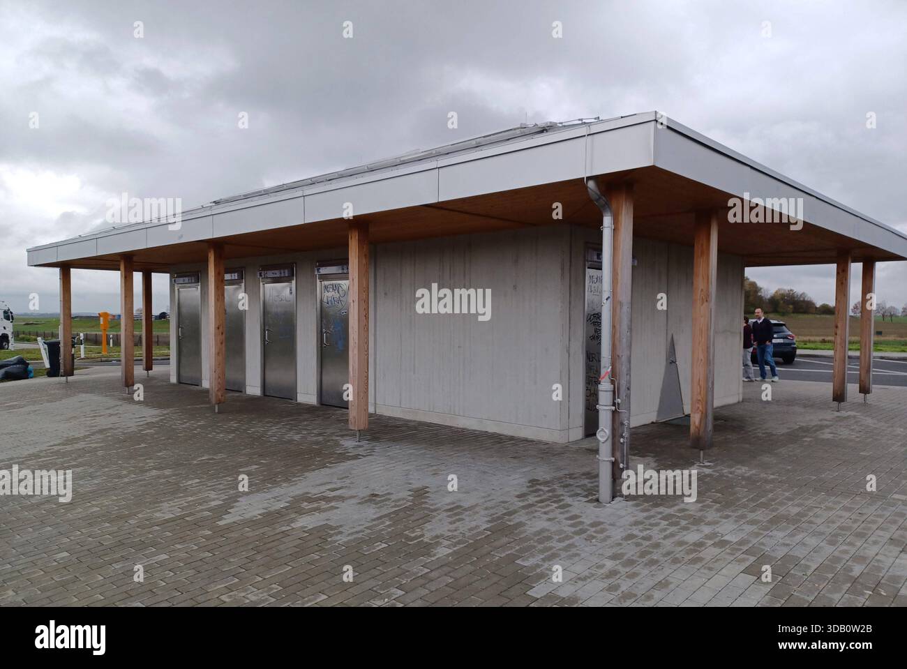 Parkplatz Mit Toilette