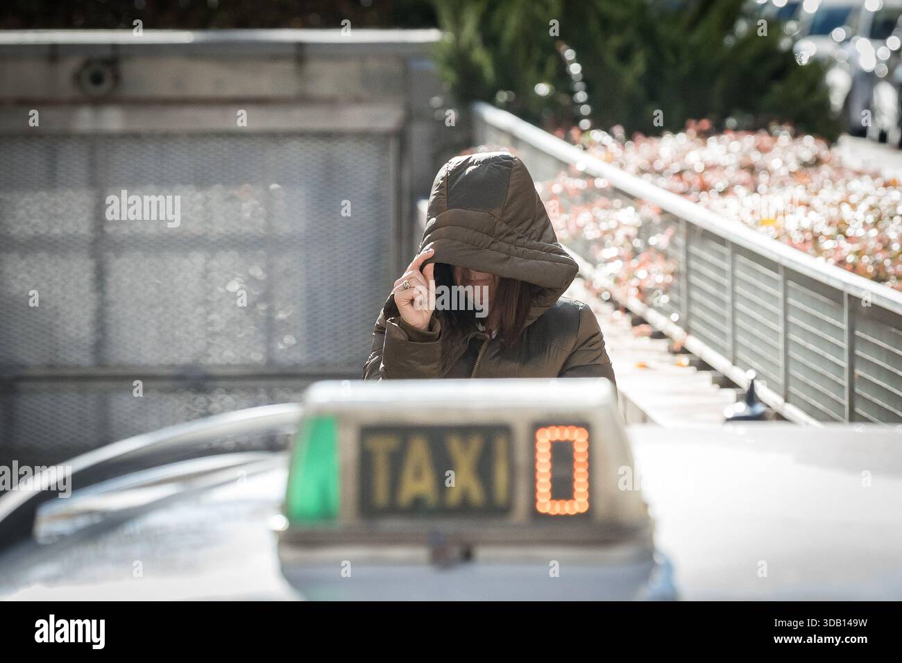 Former socialist militant Leire Díez on her way out of the Audiencia ...