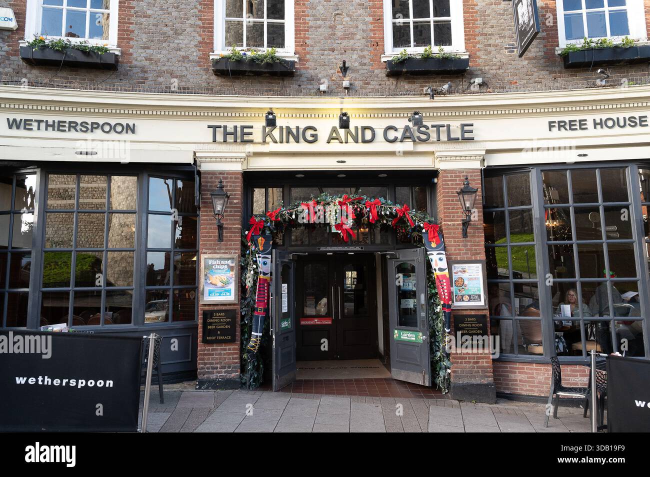Windsor, UK. 10th December, 2025. The Wetherspoons King and Castle pub ...
