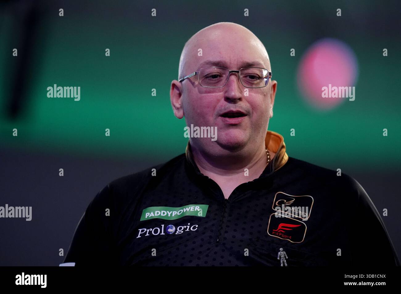 Andrew Gilding after winning the first set during his match against ...