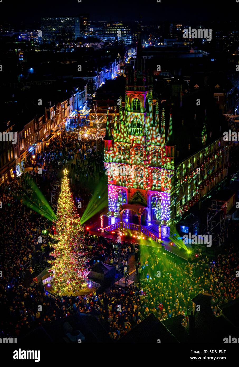 GOUDA - The 70th anniversary of the lighting of the Christmas tree in ...