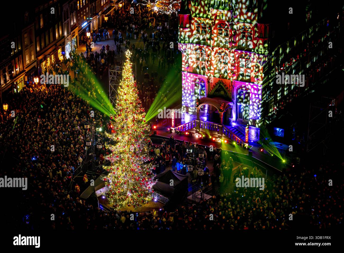 GOUDA - The 70th anniversary of the lighting of the Christmas tree in ...