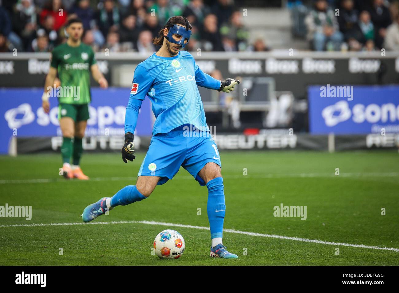 Kamil Grabara (Wolfsburg #1) -- 1. Bundesliga, Borussia Mönchengladbach ...