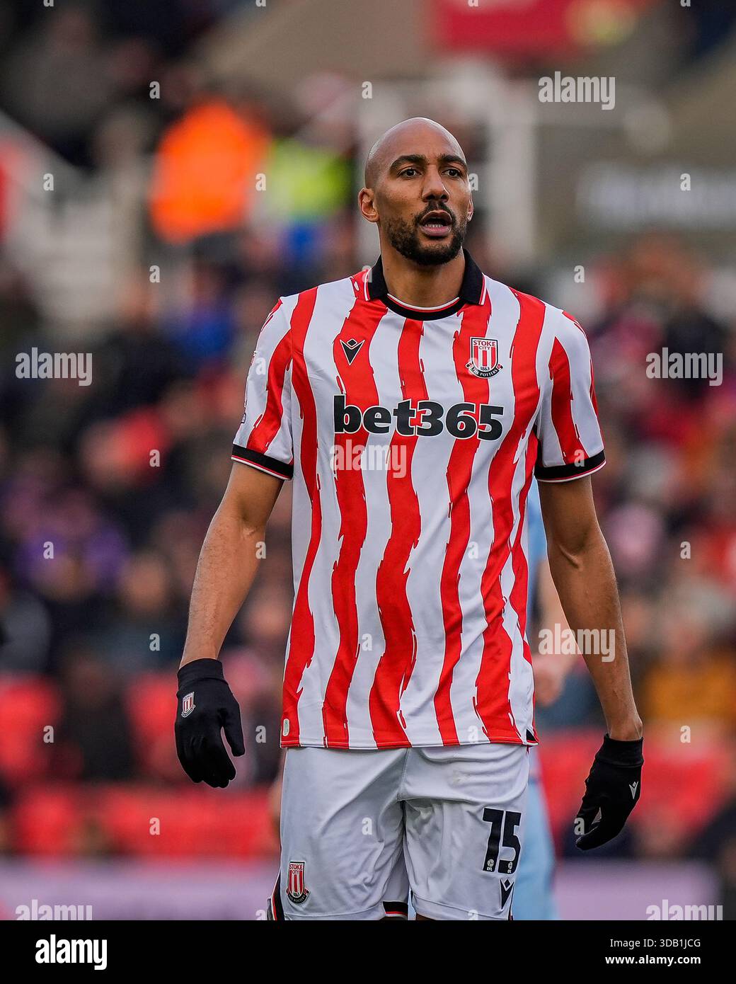 Steven Nzonzi of Stoke City during the Sky Bet Championship match Stoke ...