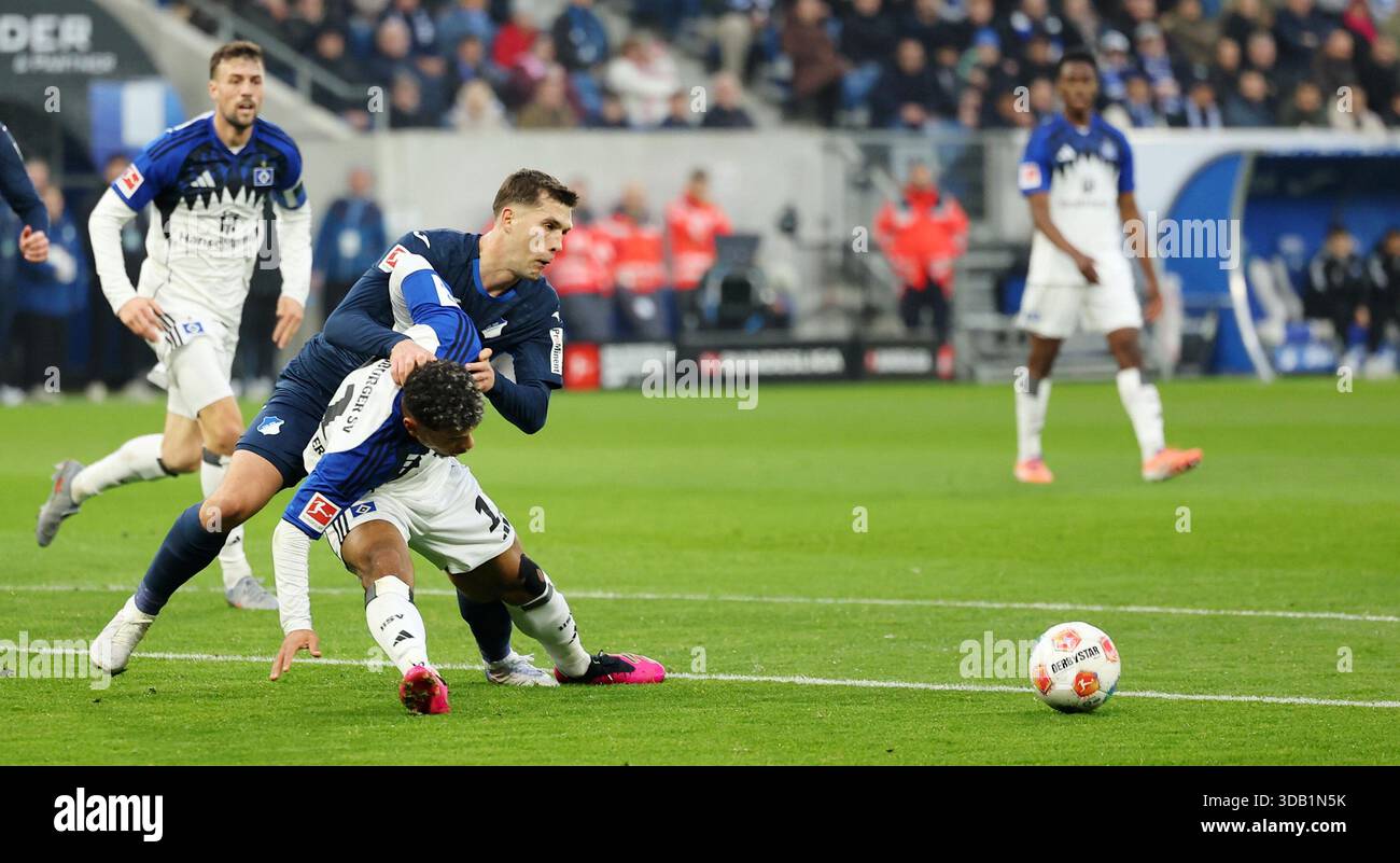 from left: Ransford-Yeboah Koenigsdoerffer (HSV Hamburg), Robin Hranac ...