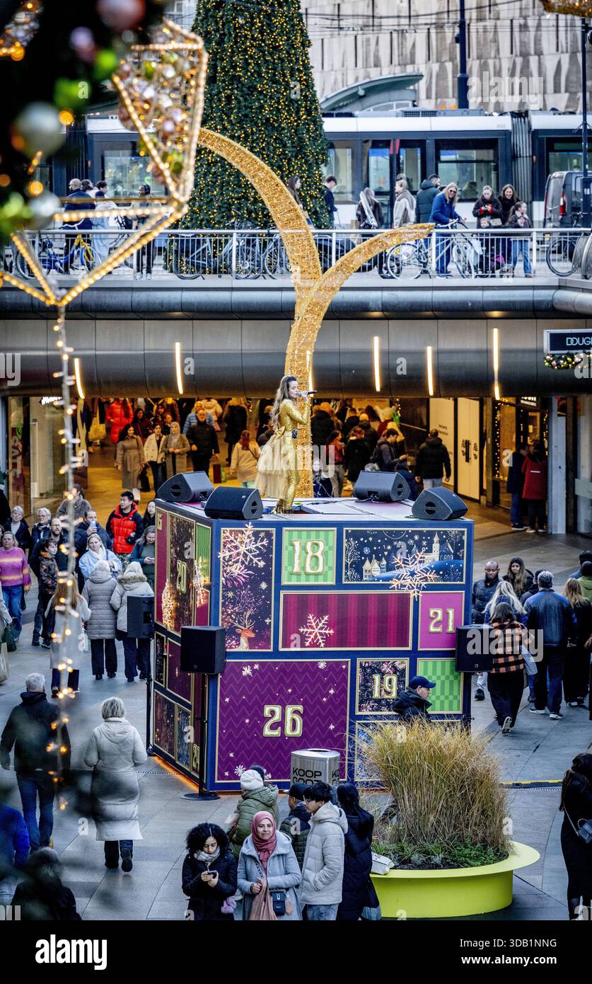 ROTTERDAM - Shoppers in the Koopgoot shopping arcade in Rotterdam's ...