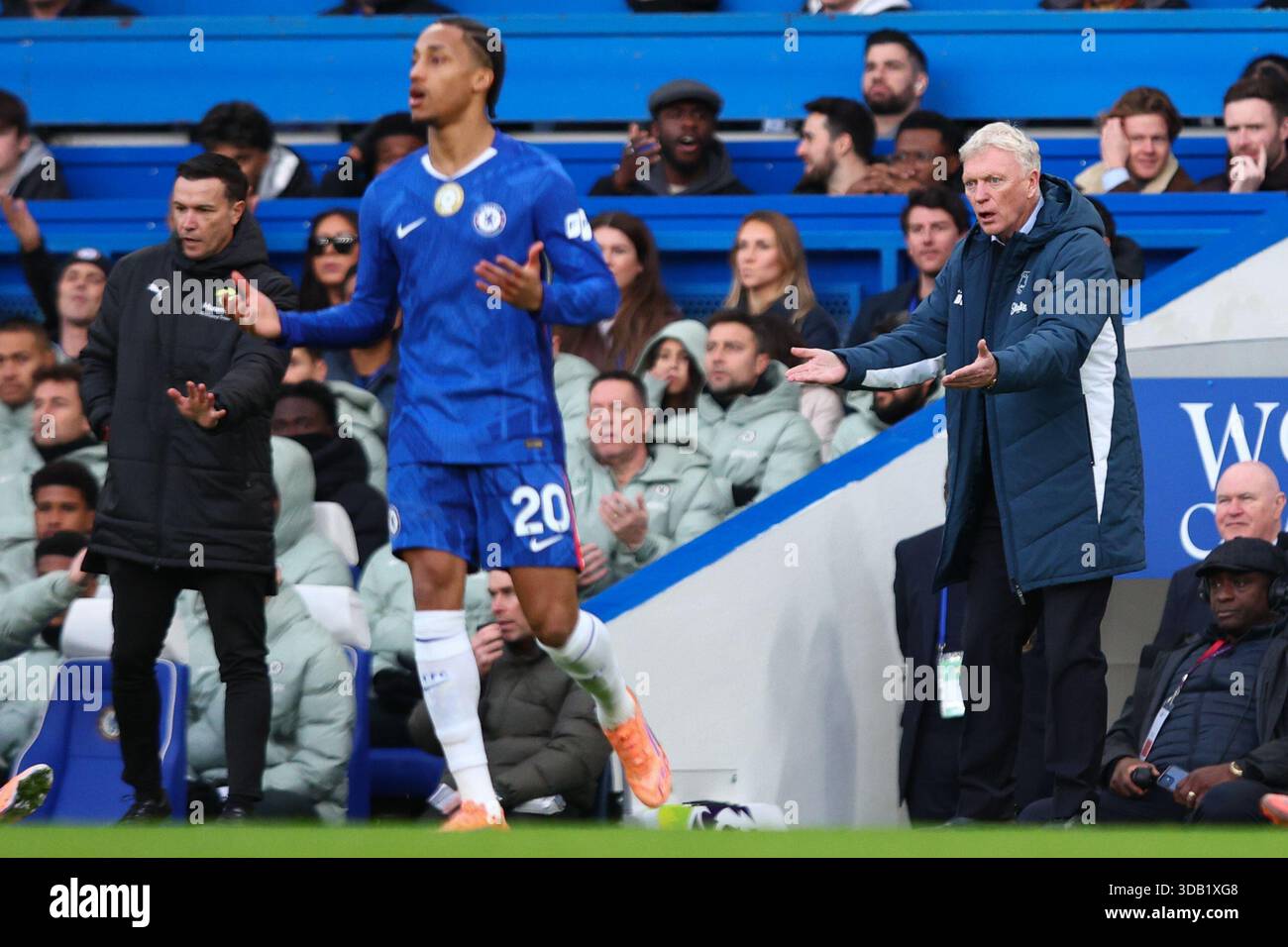 LONDON, UK - 13th Dec 2025: Everton manager David Moyes reacts during ...