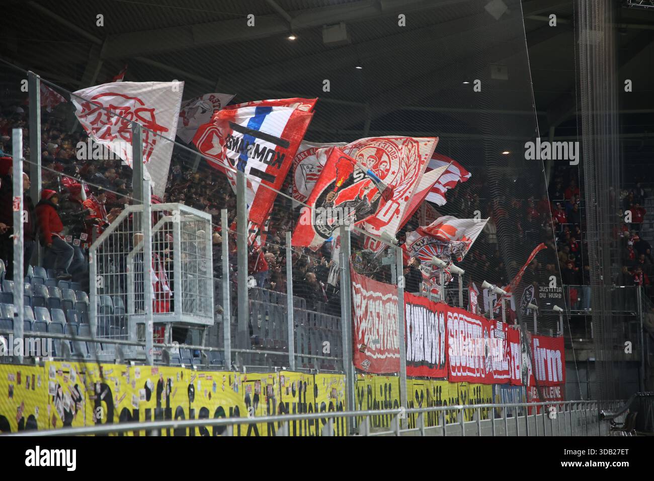 GRAZ, AUSTRIA, 13.DEC.25 - SOCCER - ADMIRAL Bundesliga, Grazer AK 1902 ...