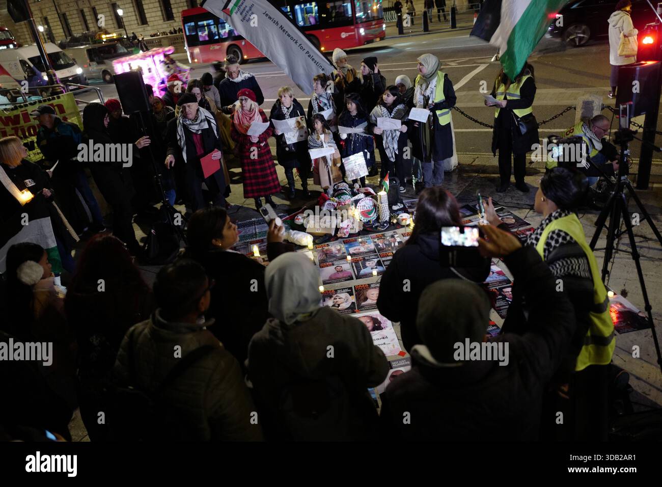 London uk 13 december 2025 hi-res stock photography and images - Alamy