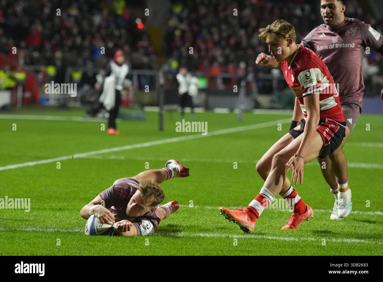 Munster Rugby's Mike Haley scoring his team's second try during the ...