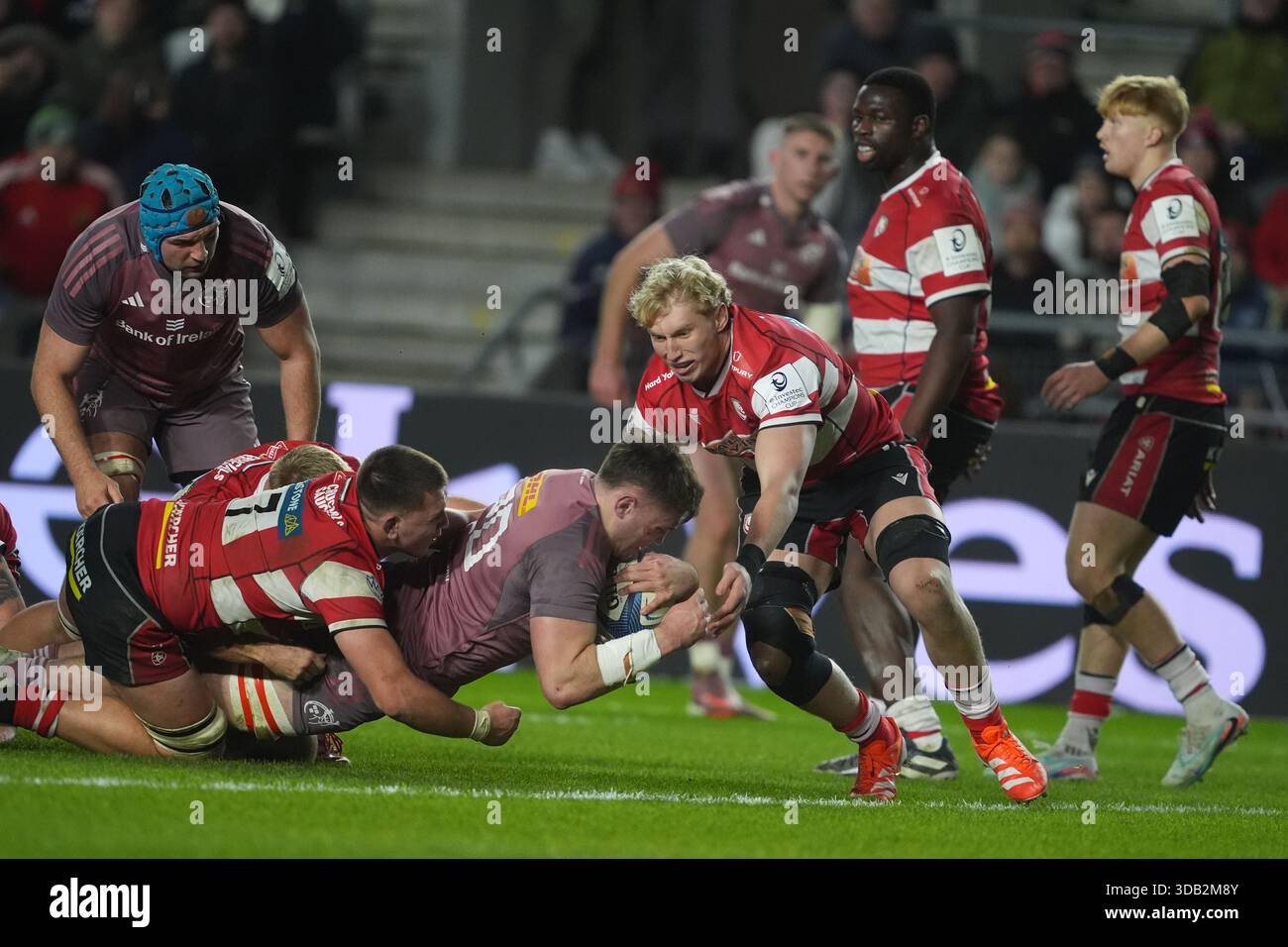 Munster Rugby's Ruadhan Quinn scores his team's third try against ...