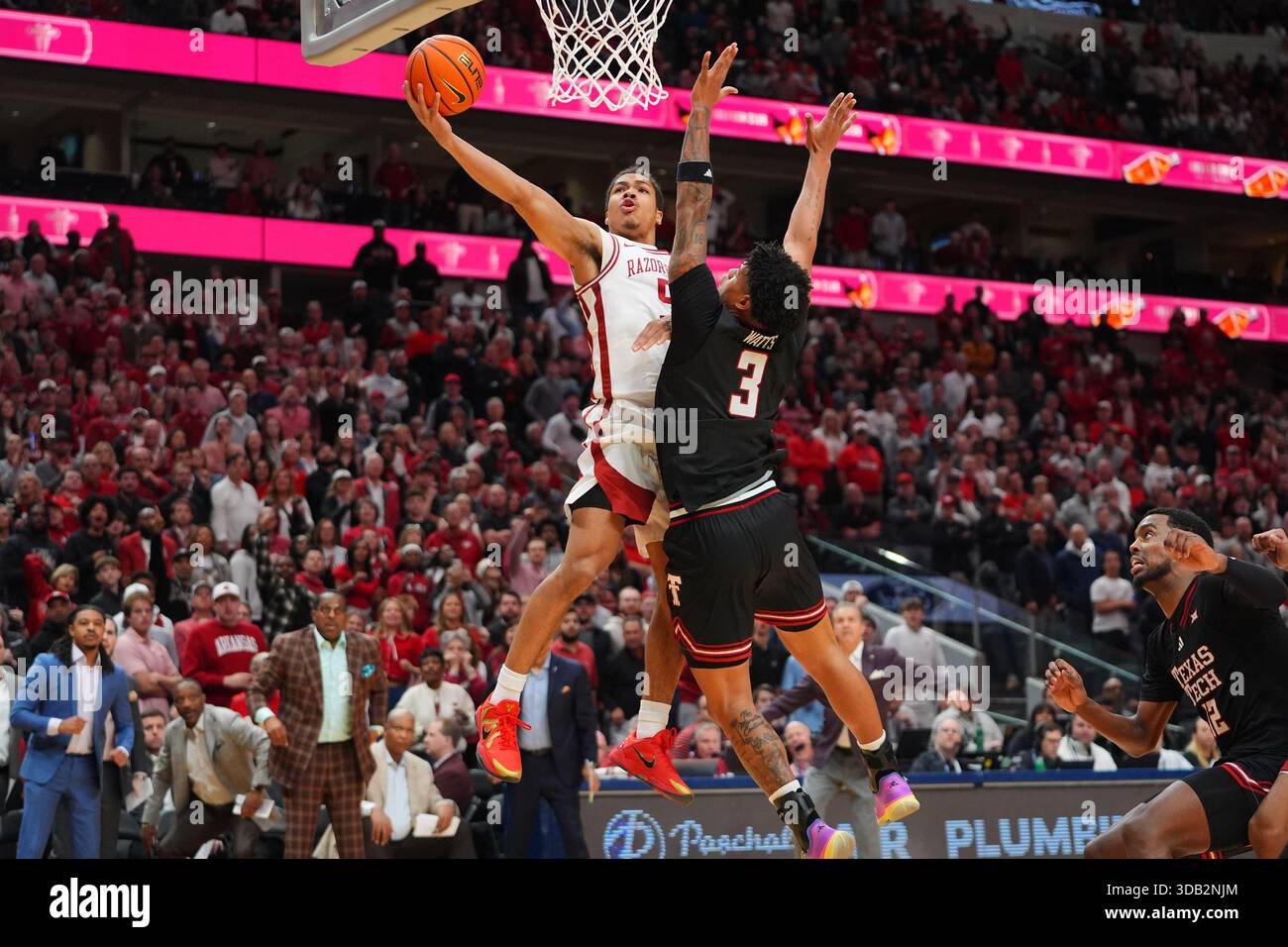Arkansas guard Darius Acuff Jr. (5) drives to the basket against Texas ...