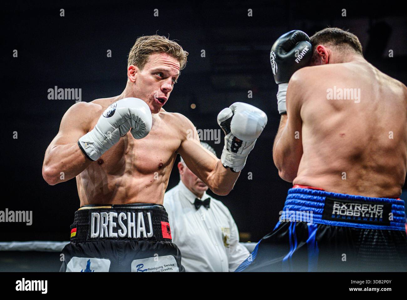 Fatlum Dreshaj (Germany) Blue Corner, li. vs. Robert Talarek (Poland ...