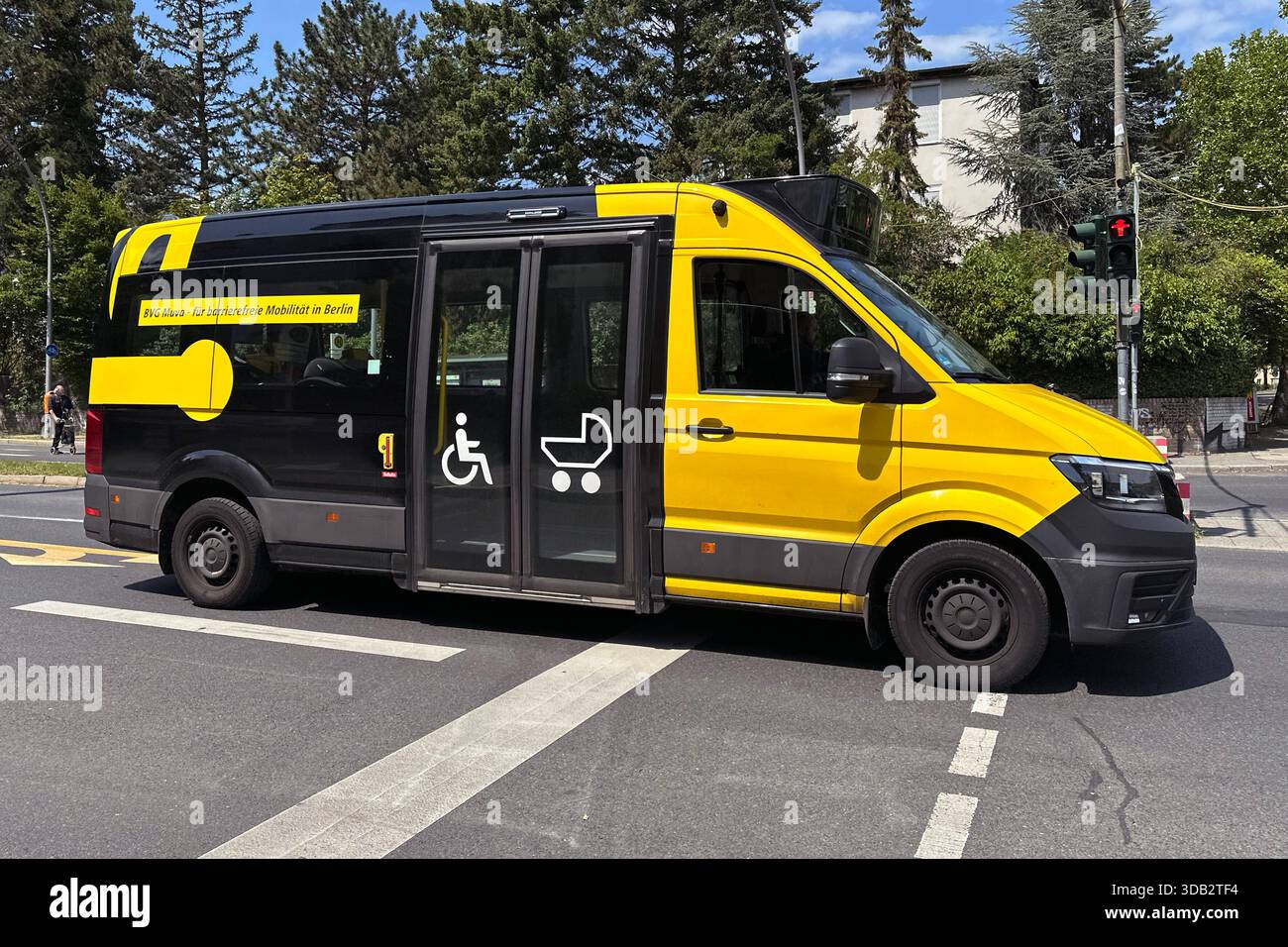 16.07.2025, Berlin, GER - Rufbus BVG Muva fuer ...