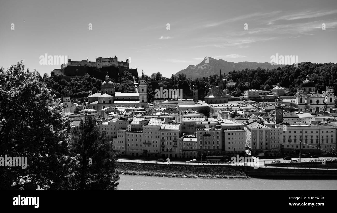 City displays Black and White Stock Photos & Images - Alamy
