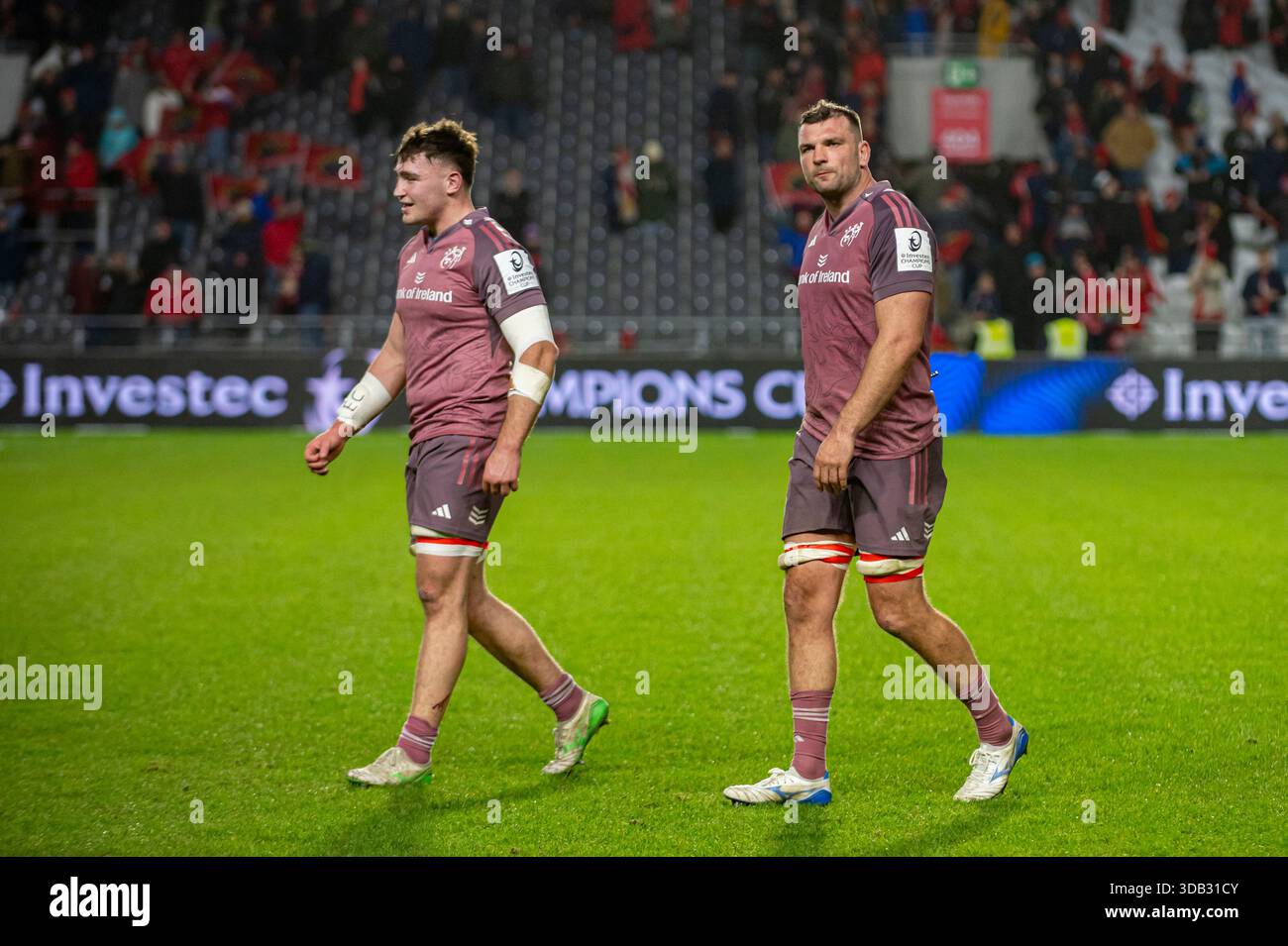 Ruadhan Quinn of Munster and Tadhg Beirne of Munster after the Investec ...