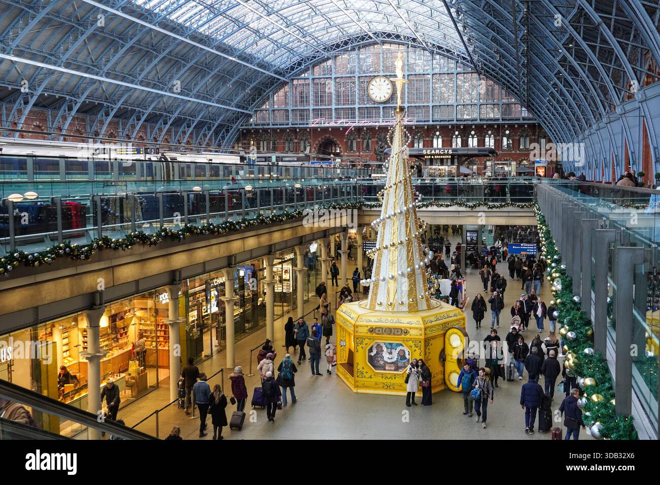 London, UK. 13th Dec, 2025. St. Pancras International Christmas Tree in ...