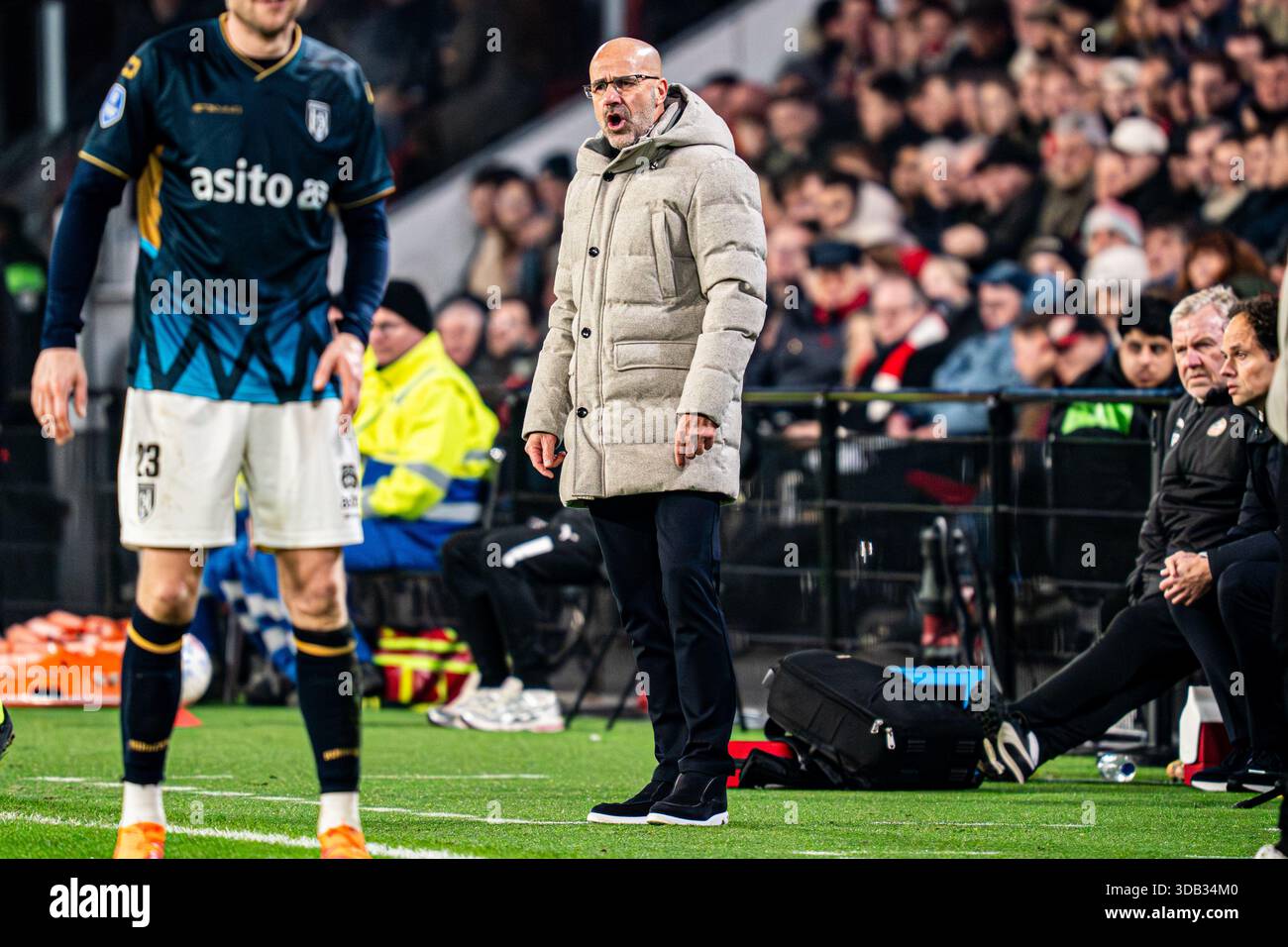 EINDHOVEN, NETHERLANDS - DECEMBER 13: head coach Peter Bosz of PSV ...