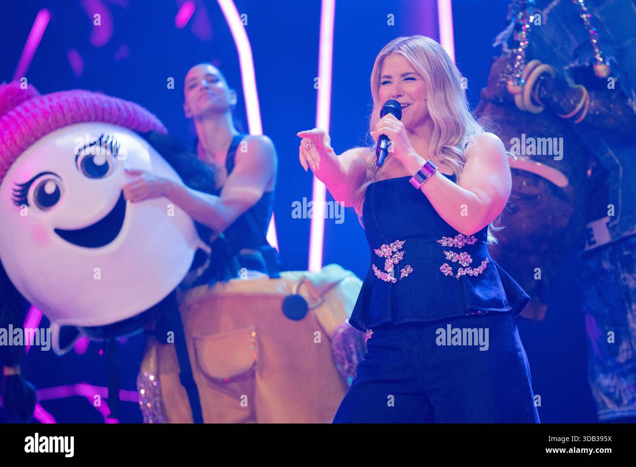 13 December 2025, North Rhine-Westphalia, Cologne: Rategast Beatrice ...